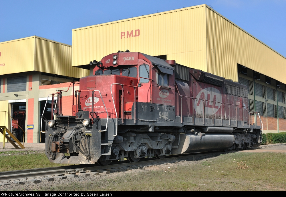 ALL 9465 (SD40R; Ex SP 8430) at the Iguacu shop in Curitiba 2010
